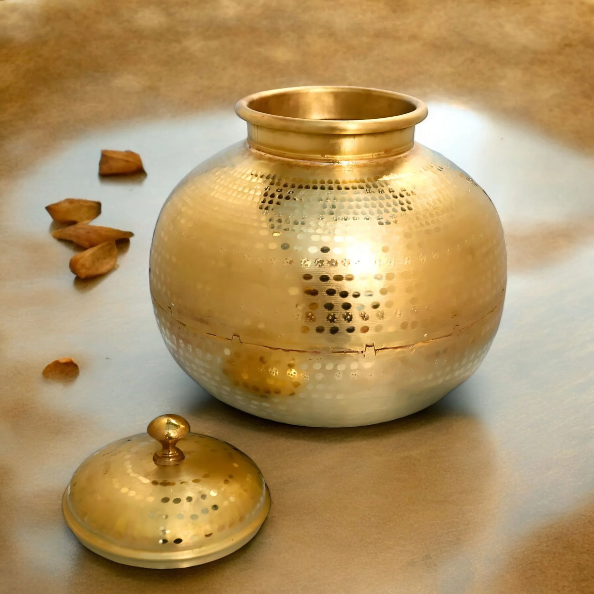 Handcrafted Brass Matka with Lid– Shri-badri